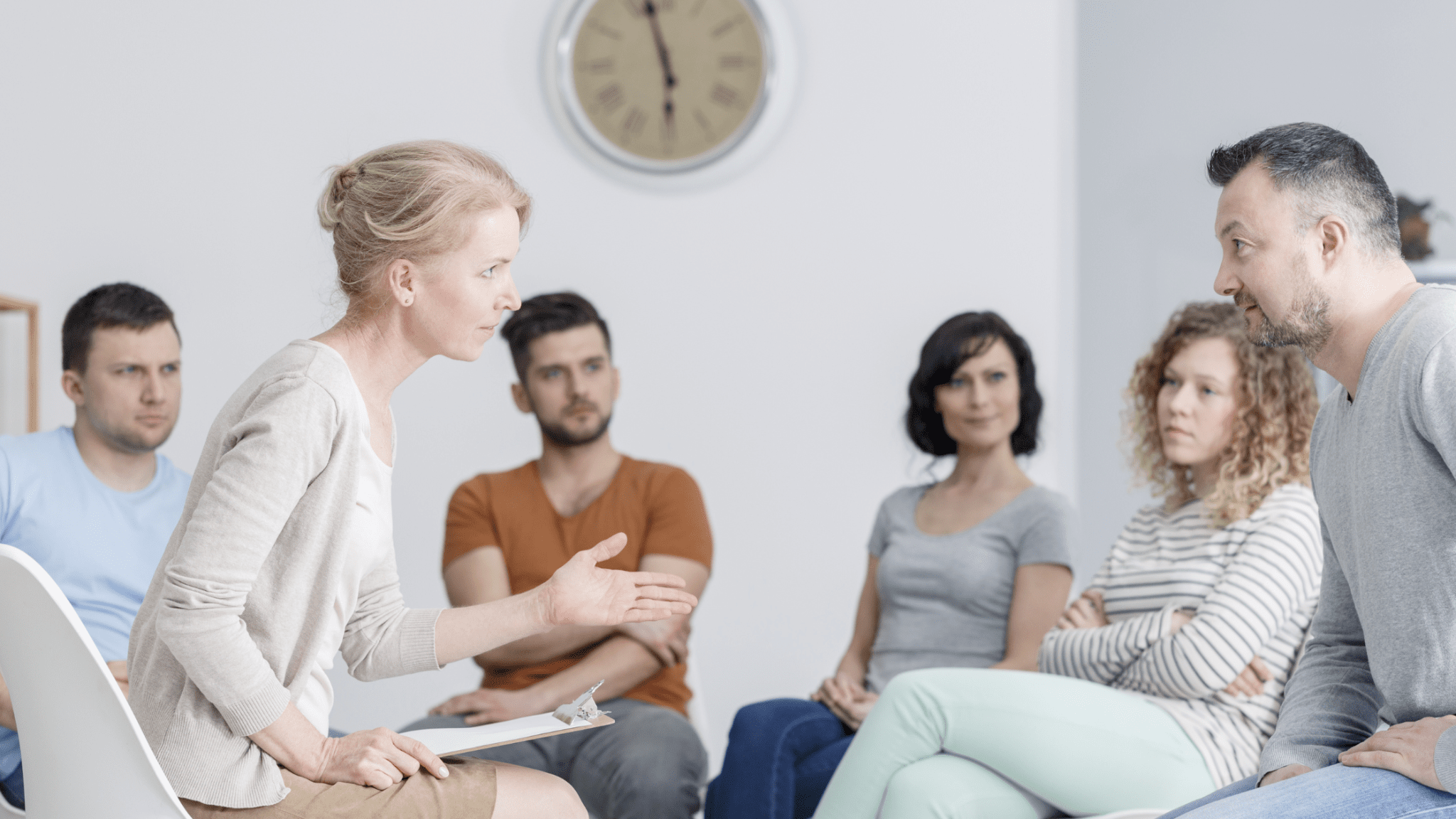 アサーションとは？3つの自己主張タイプやトレーニング方法を解説 │ 識学×P-UP neo お役立ちコラム